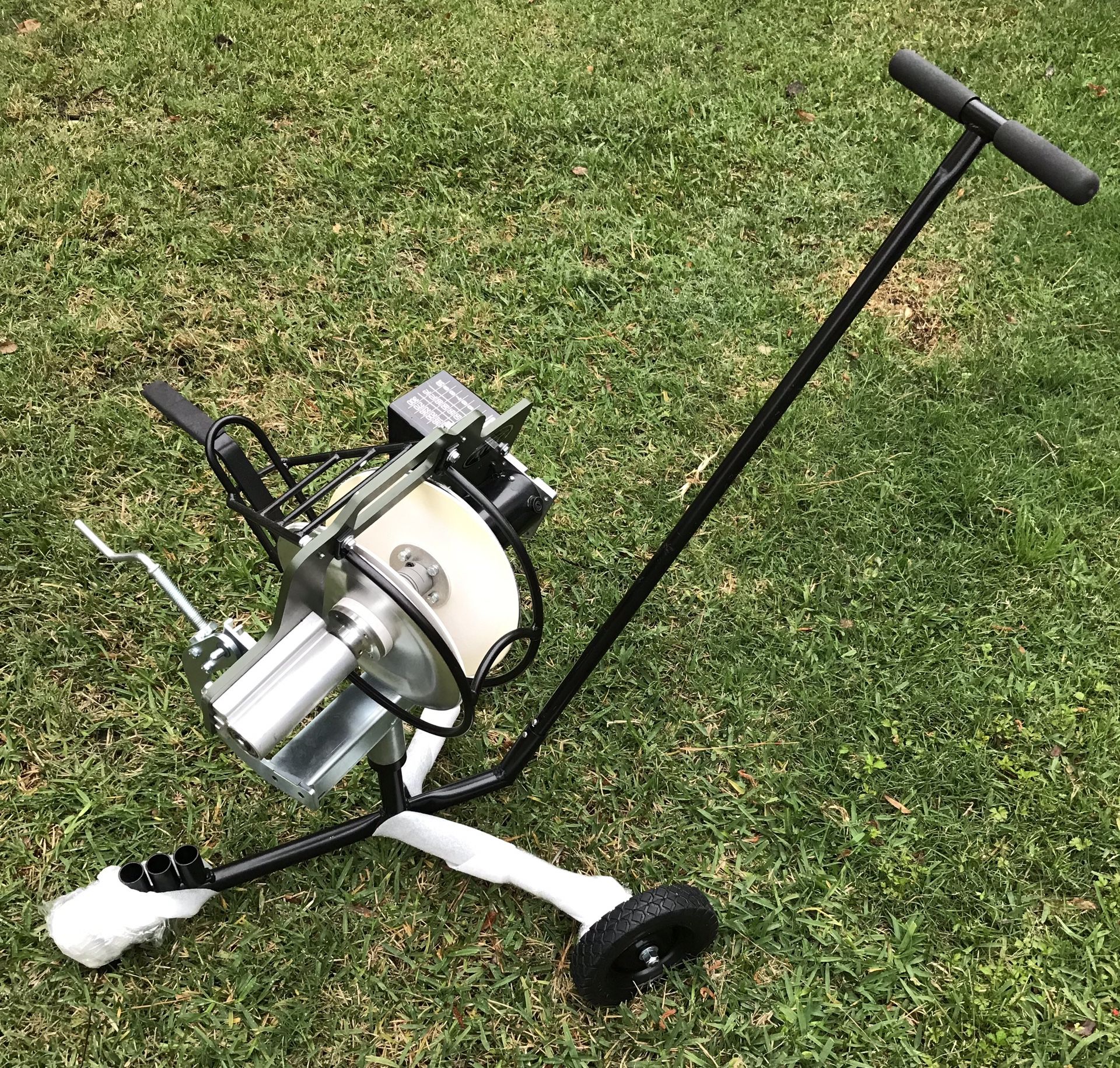 ATEC R2 Rookie Collegiate Baseball Defensive Pitching Fungo Machine ...