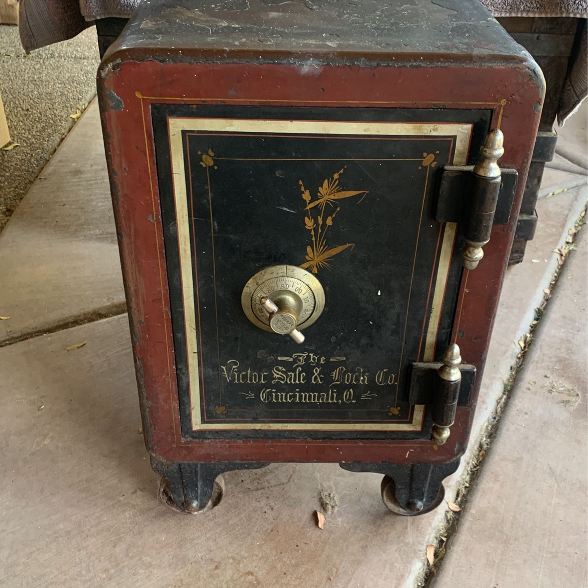 Antique Victor Safe & Lock Co. Safe for Sale in Phoenix, AZ - OfferUp
