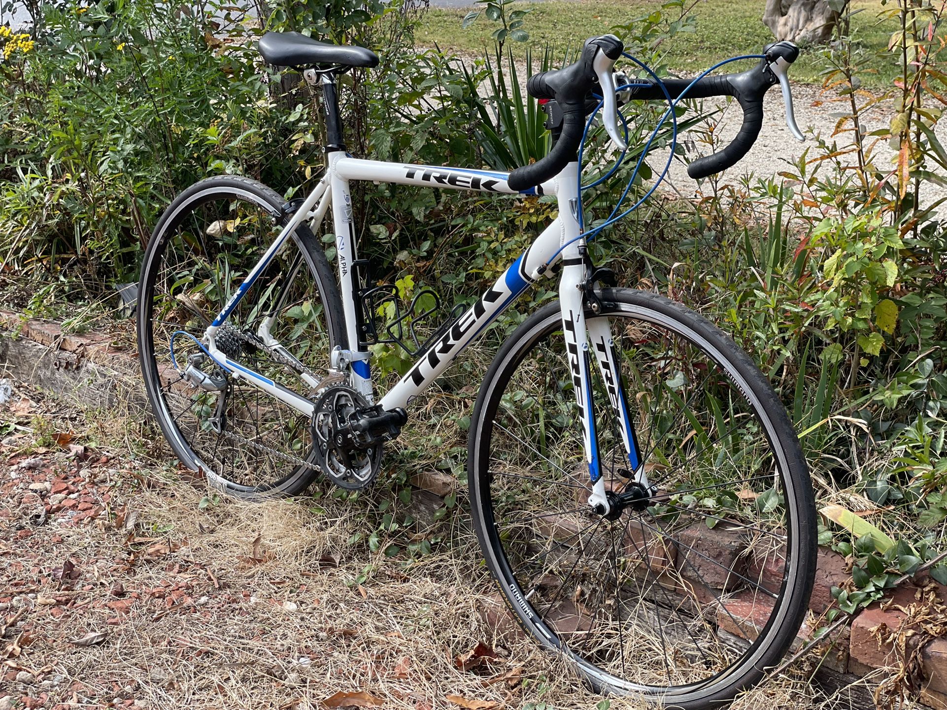 Trek Alpha Aluminum Road Bike 56cm White/Blue for Sale in Davidson, NC ...