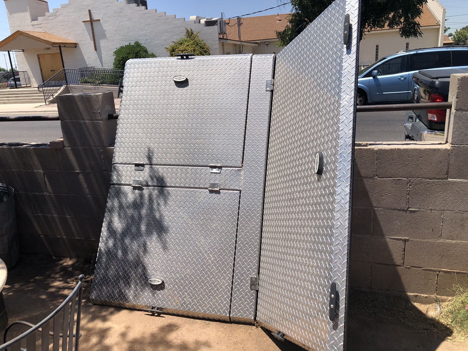 DIAMONDBACK 270 TONNEAU ALUMINUM DIAMOND PLATE BED COVER for Sale in ...