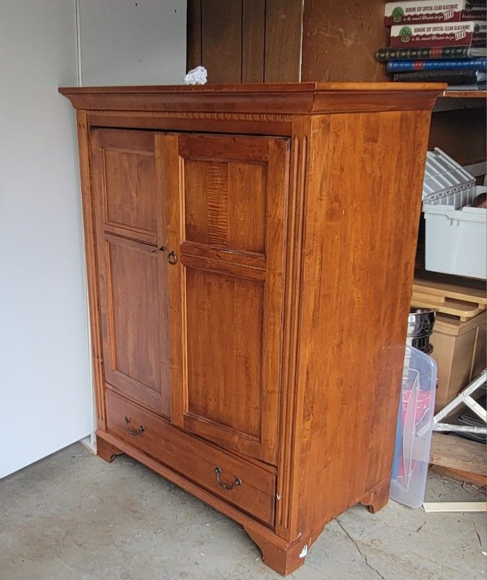 Ethan Allen Entertainment Piece Center for Sale in Renton, WA - OfferUp