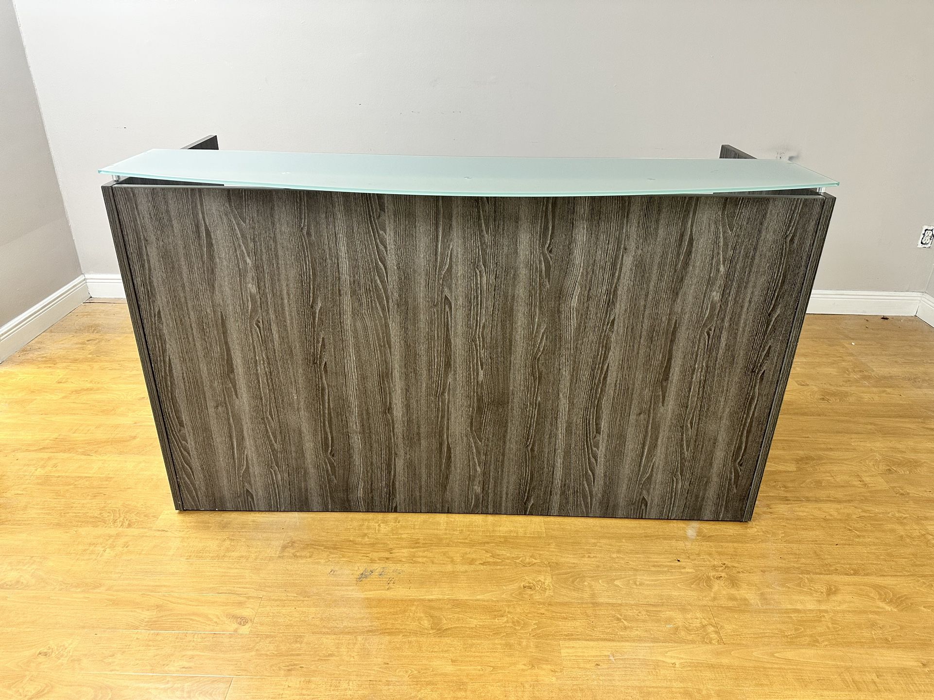 Receptionist Desk for Sale in Miami, FL - OfferUp