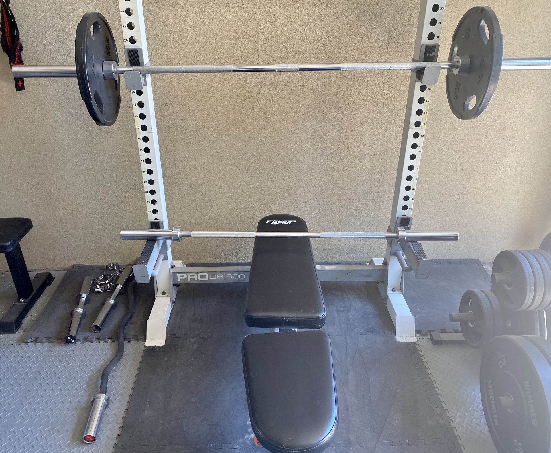 Fitness Gear OB600 Weight Bench Incline/Squat Rack for Sale in Phoenix ...