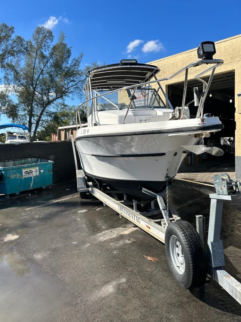 Robalo 2440 WalkAround (Project Boat) for Sale in Hialeah, FL - OfferUp