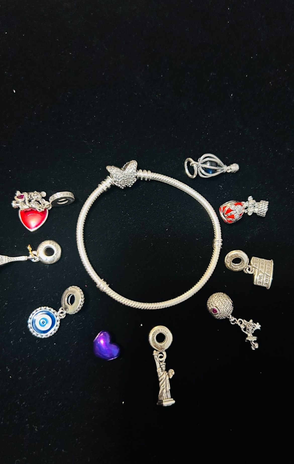 Pulso Pandora New Con 9 Chars Plata 9.25 for Sale in Chicago, IL - OfferUp