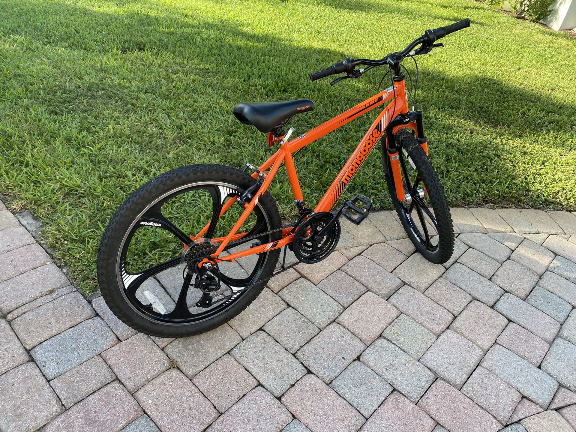 Mongoose Alert Mag Wheel mountain bike, 24-inch wheels, 7 speeds ...
