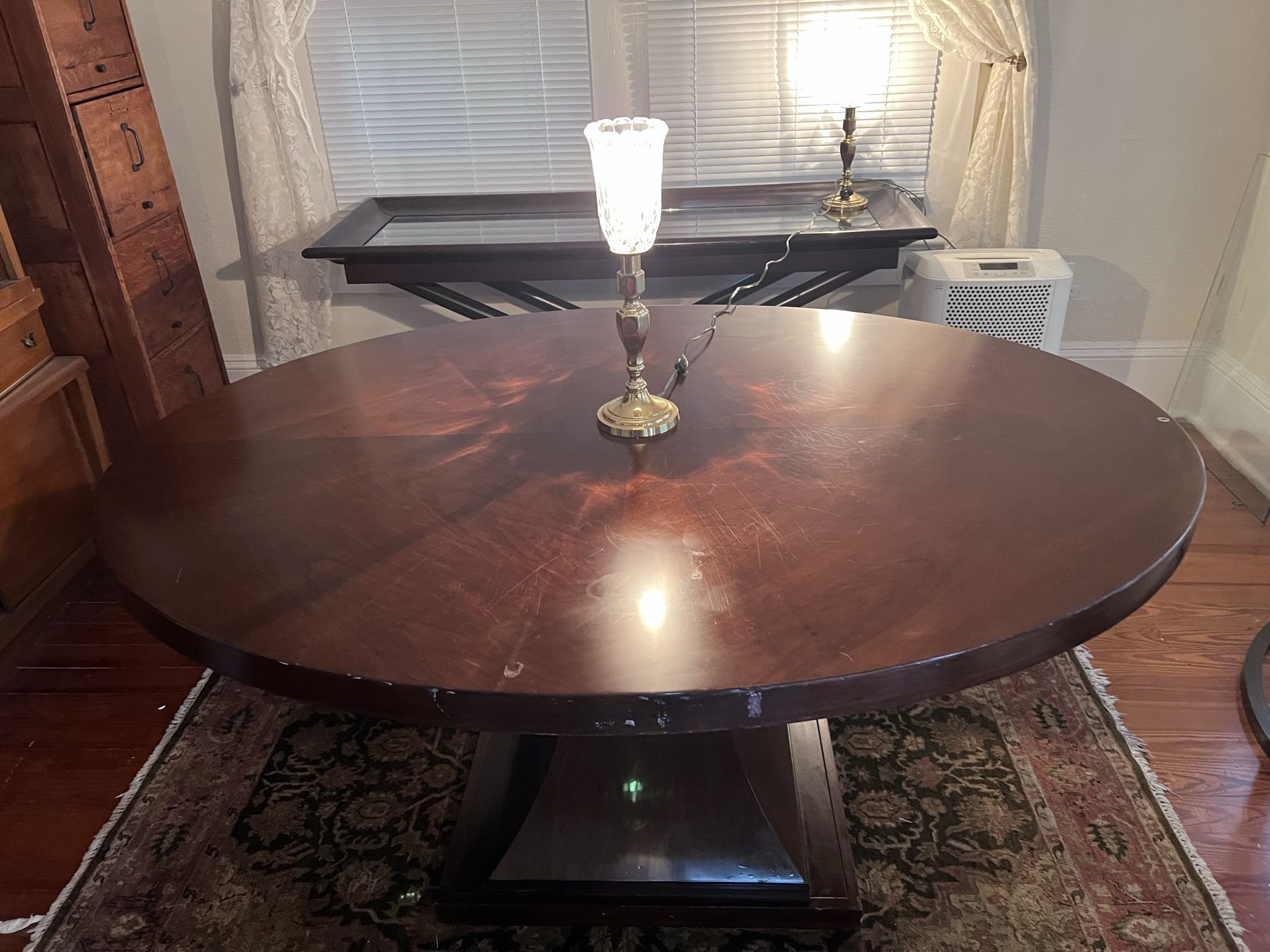 Solid Wood Dining Room Table . Extremely Durable And Strong . Great ...