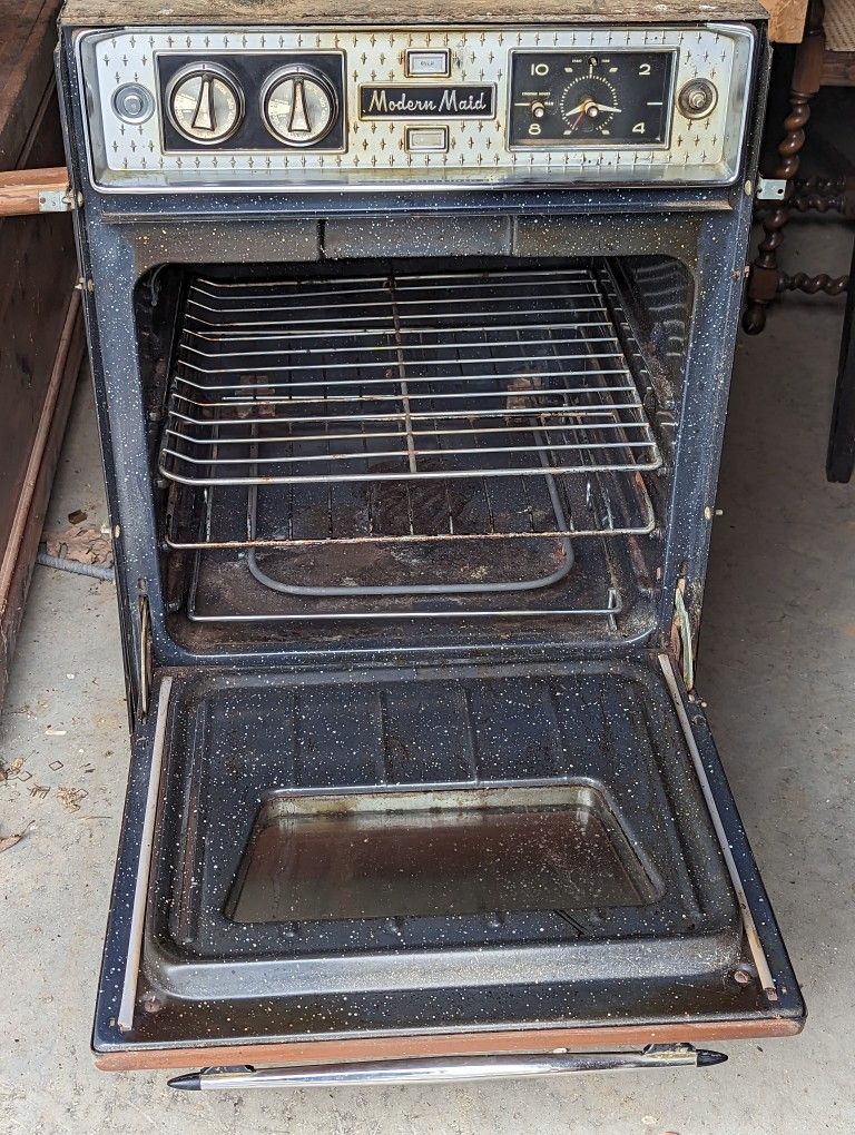 Modern Oven