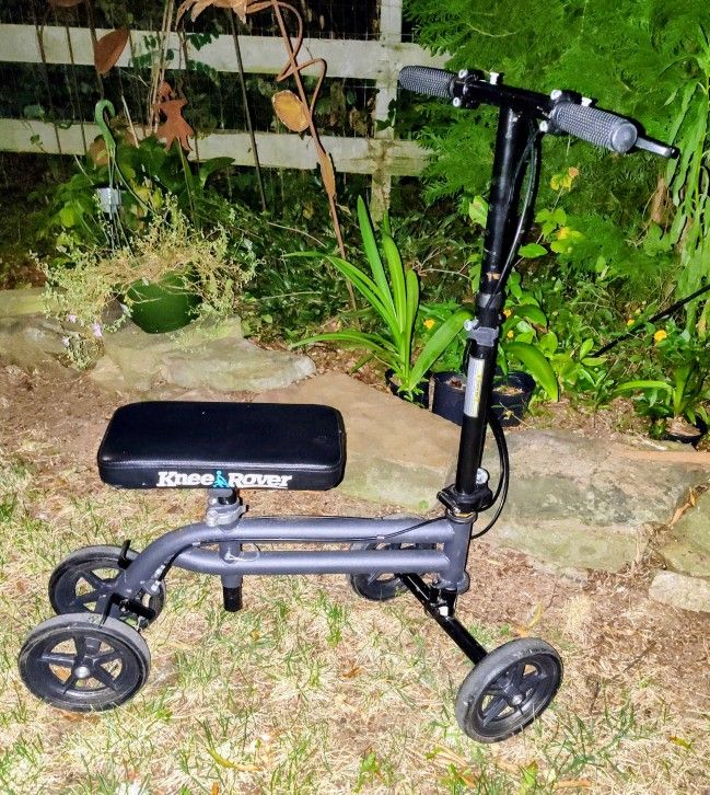 Knee Rover Economy Scooter Adjustable for Sale in Scottdale, GA - OfferUp