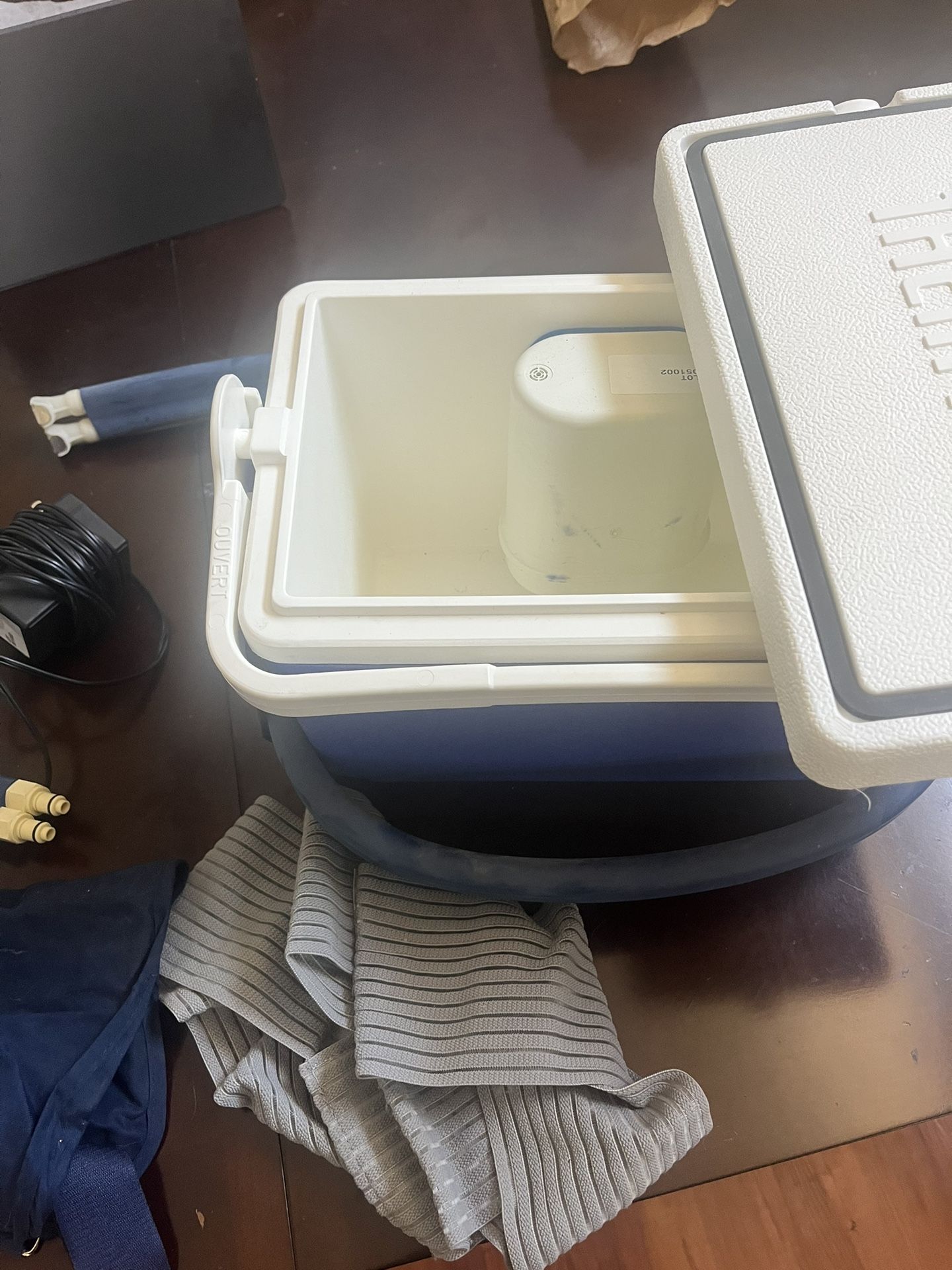 Cold Therapy Pad With 2 Gallon Ice Chest for Sale in Elk Grove, CA ...