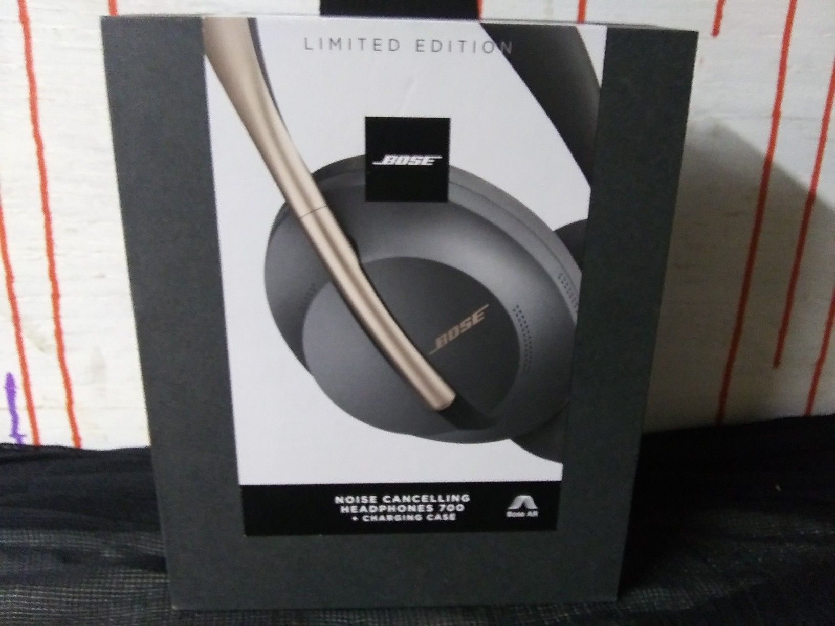 Bose Limited Edition Noise Cancelling Headphones 700 + Charging Case ...