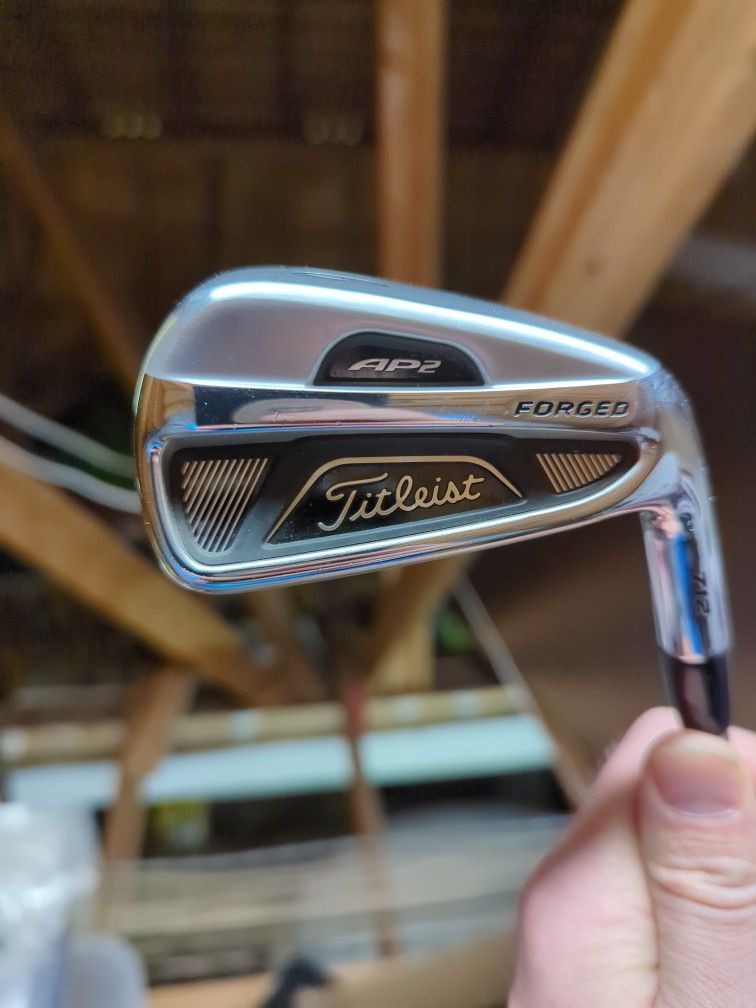 Titleist AP2 Golf Clubs Set With Drivers And Putter for Sale in Redmond ...