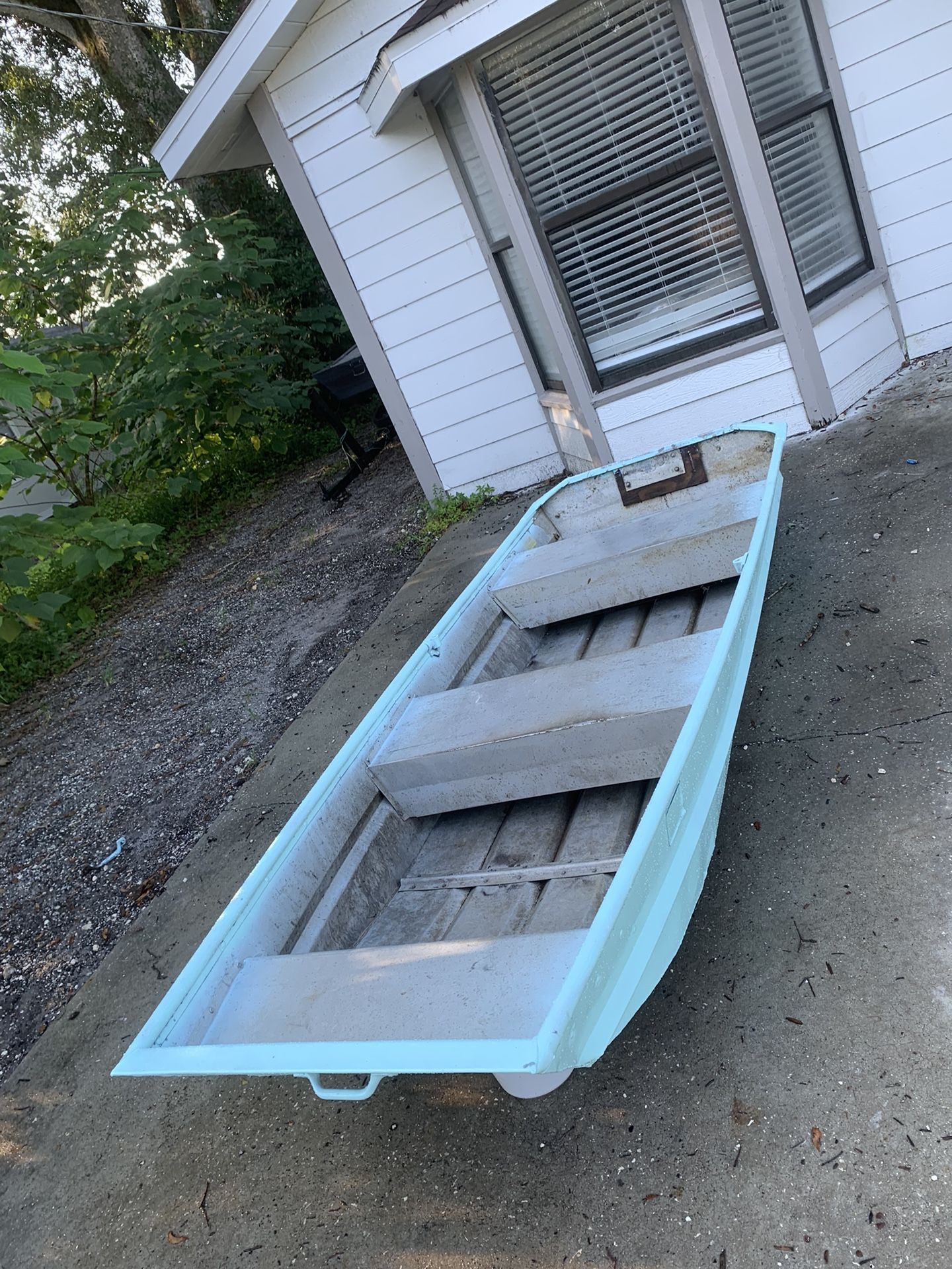 10ft Aluminum Jon Boat for Sale in Tampa, FL - OfferUp