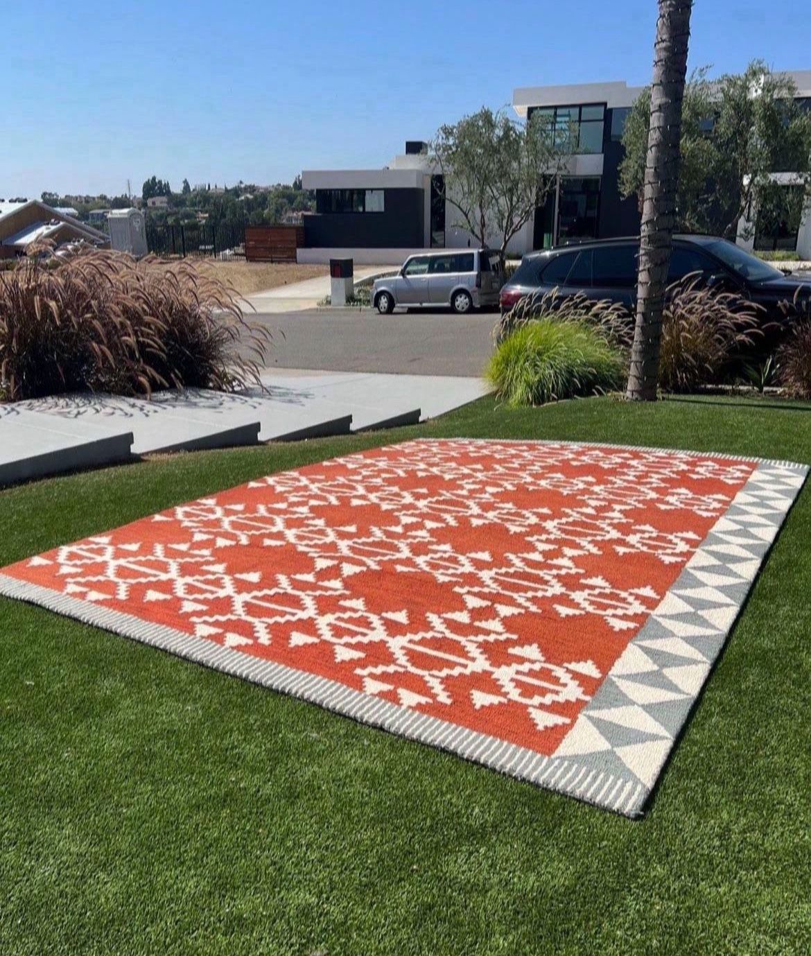 Crate And Barrel Wool Rug for Sale in Fort Lauderdale, FL - OfferUp