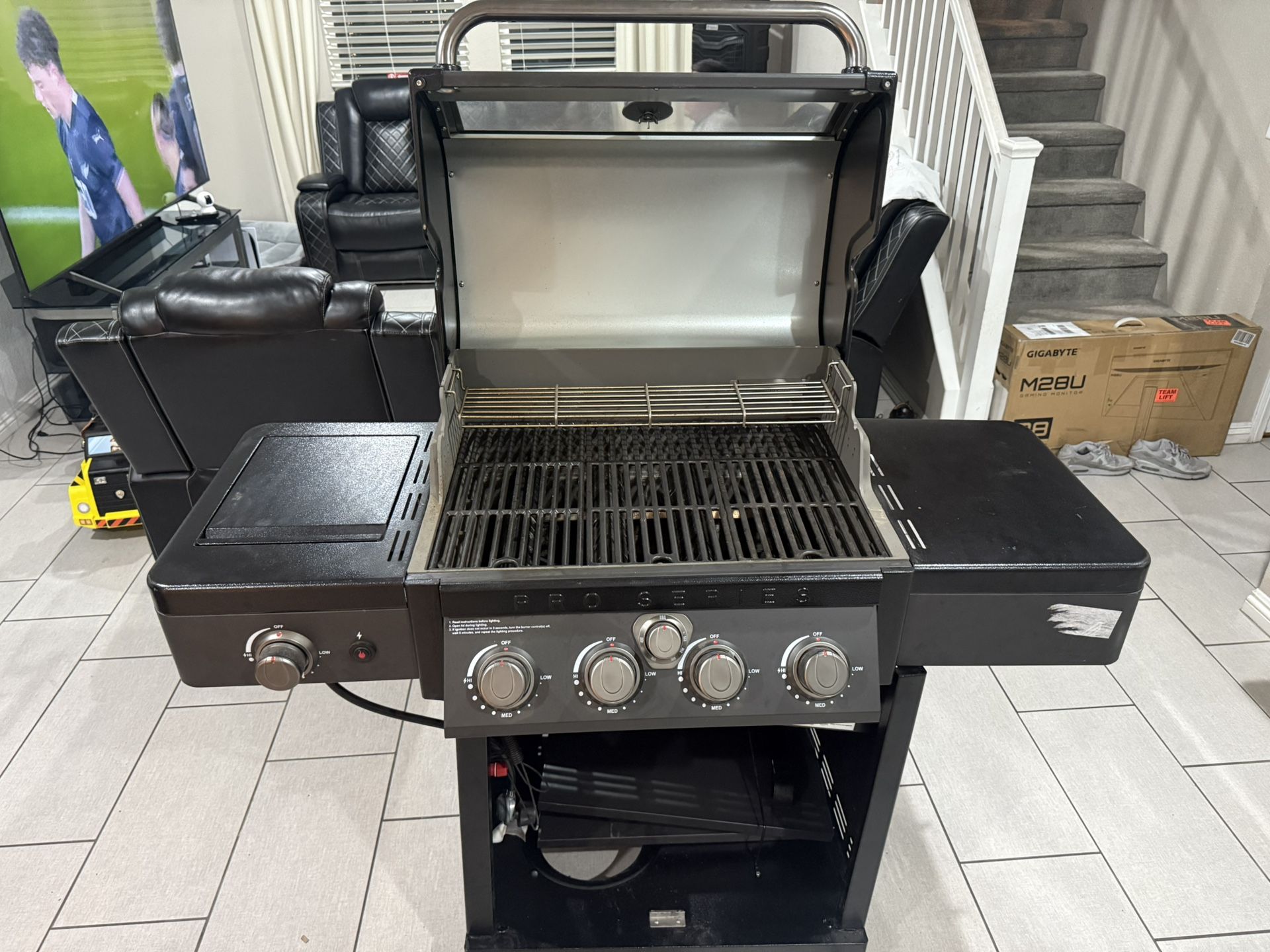 Member’s Mark Pro Series 4-Burner Gas Grill with Thermostatic Control ...