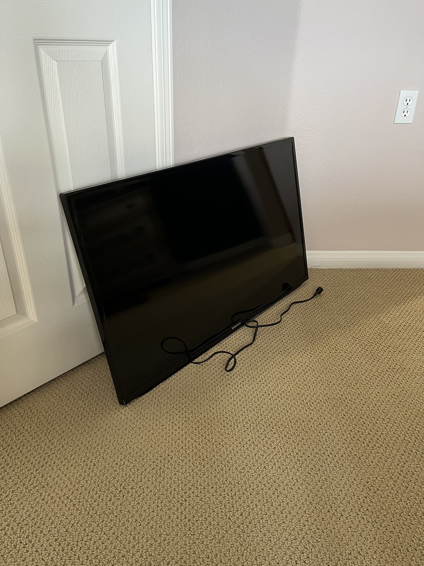 Samsung 40” Smart TV for Sale in Oceanside, CA - OfferUp
