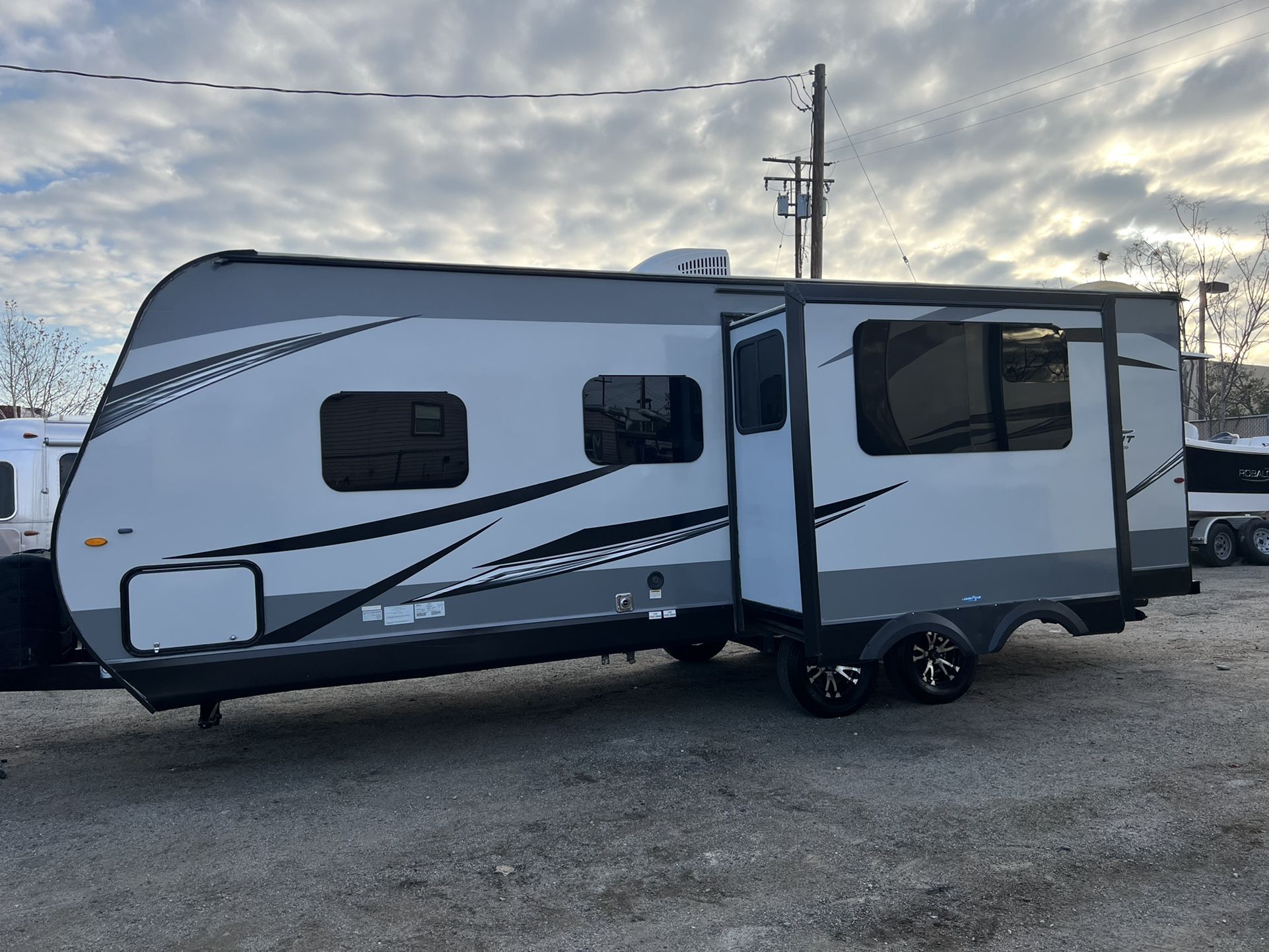 2020 Jayco Jay flight 24ft with 1 slide out travel, trailer. for Sale ...