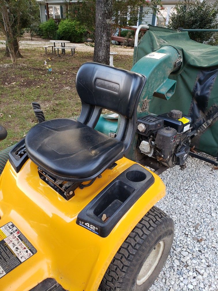 PRICE DROP! WAS $1700 Cub Cadet XT1 Riding Mower with Cyclone Rake for ...