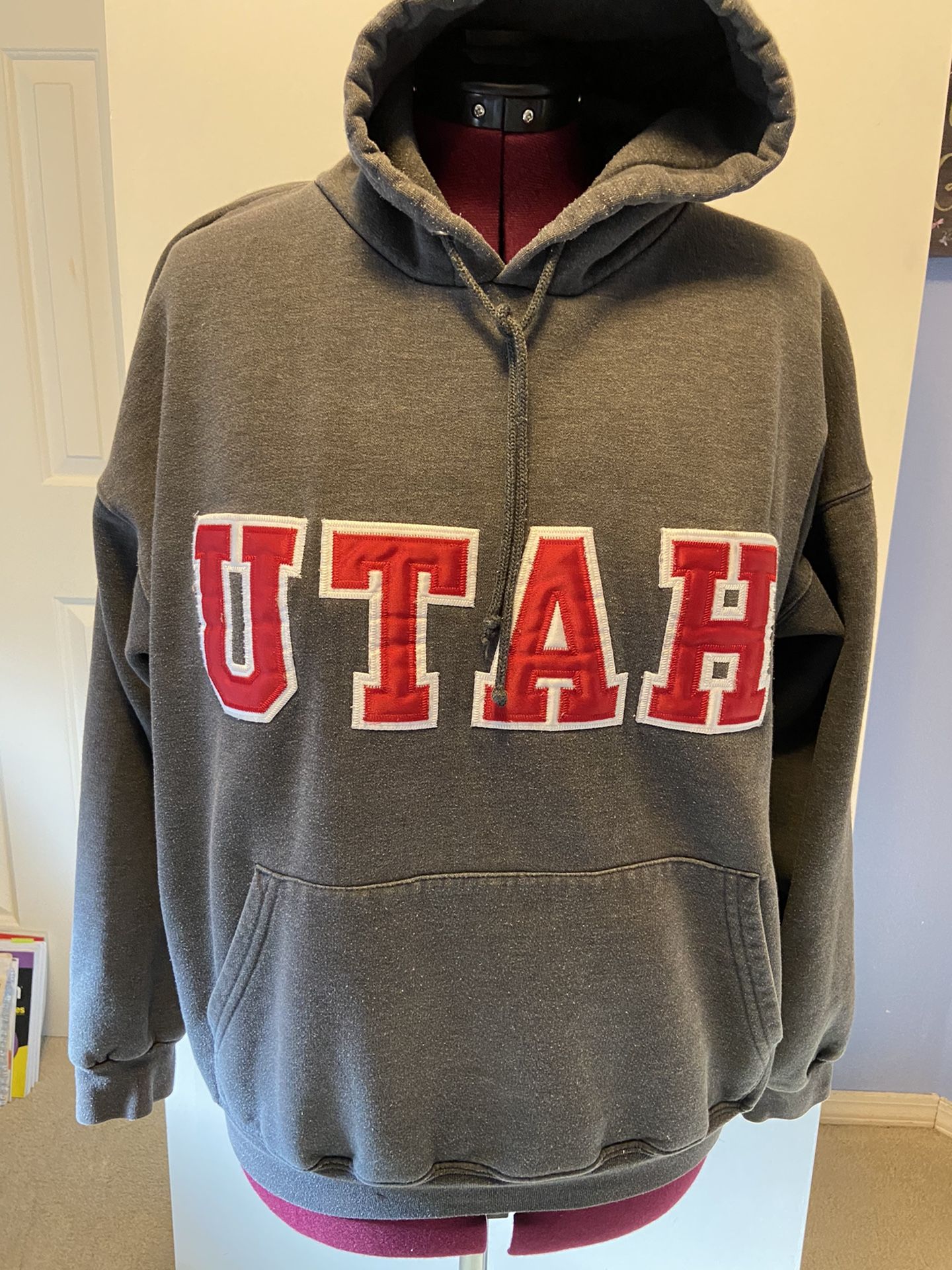 Utah Sweatshirt for Sale in Sandy, OR - OfferUp