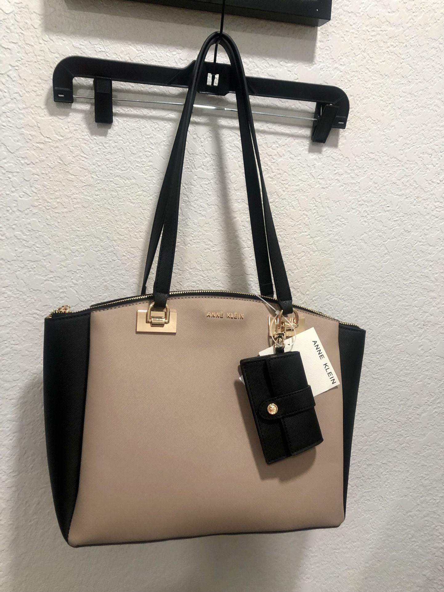 New ANNE KLEIN Hand Bag $65 Or Best Offer . ( Please See All the ...