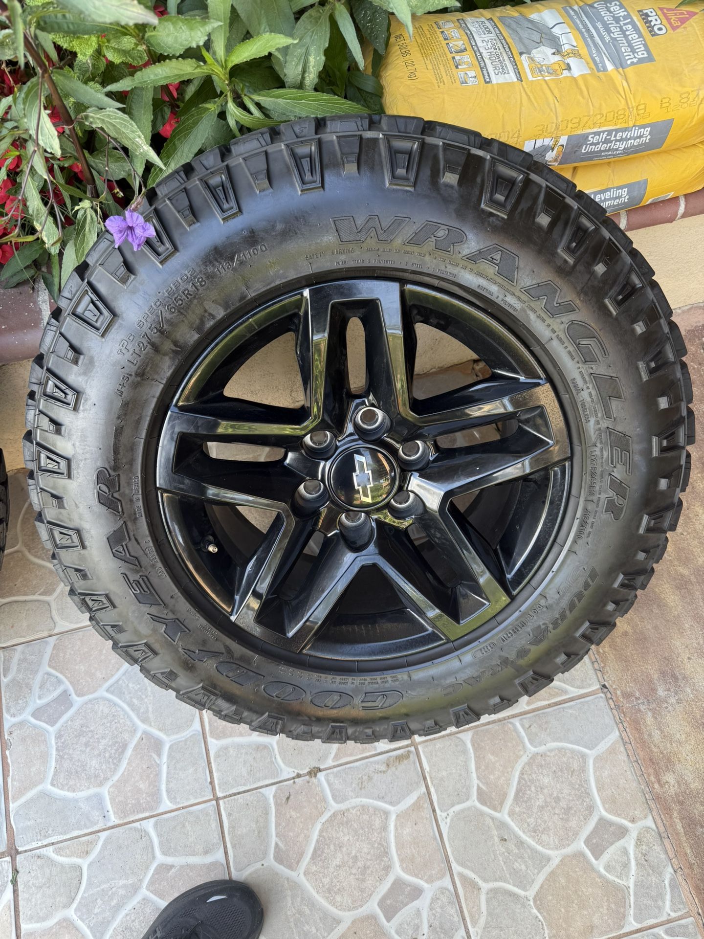 Silverado Trail Boss Wheels for Sale in Riverside, CA - OfferUp