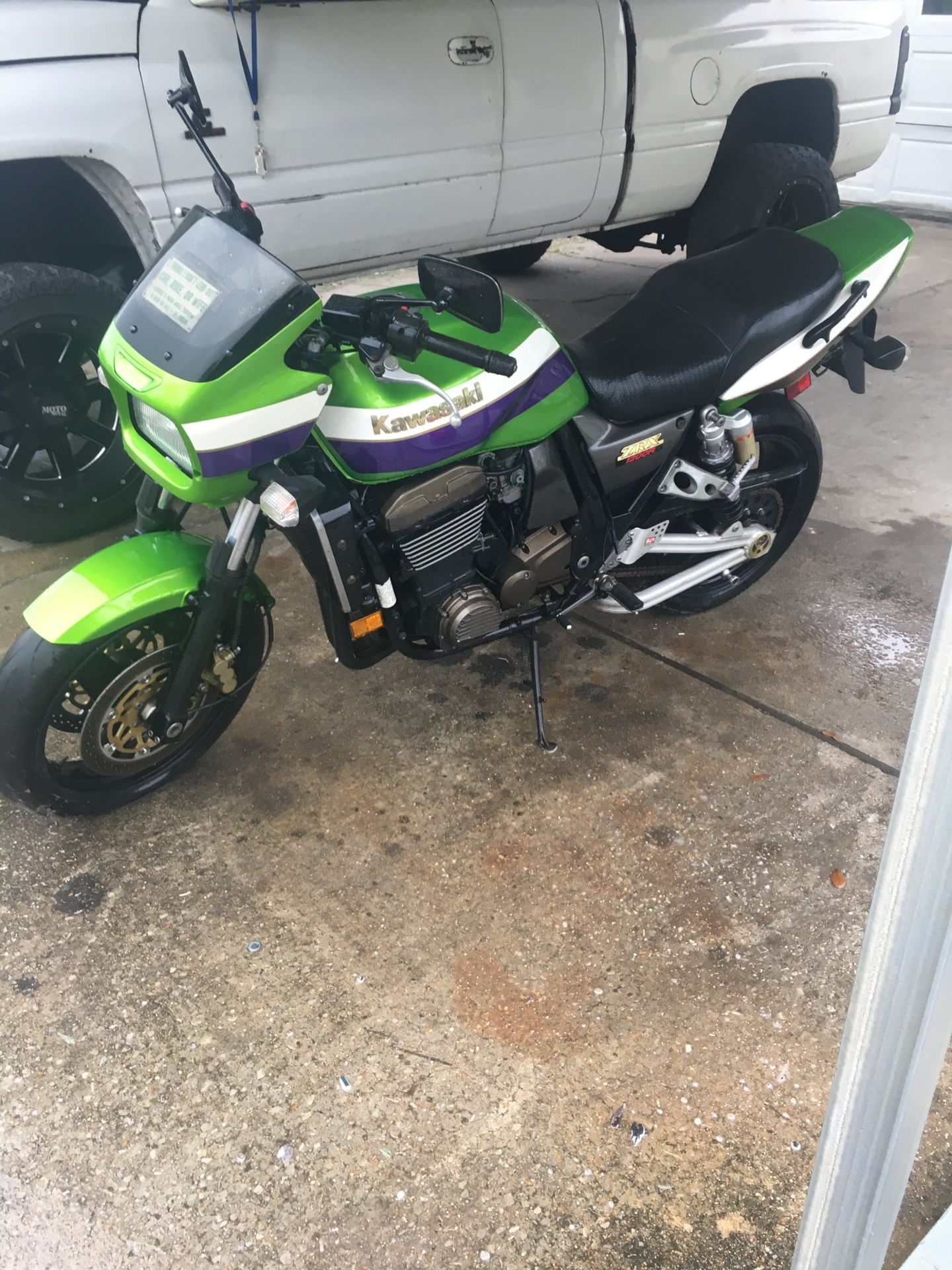2001 Kawasaki zrx1200r for Sale in Houston, TX - OfferUp