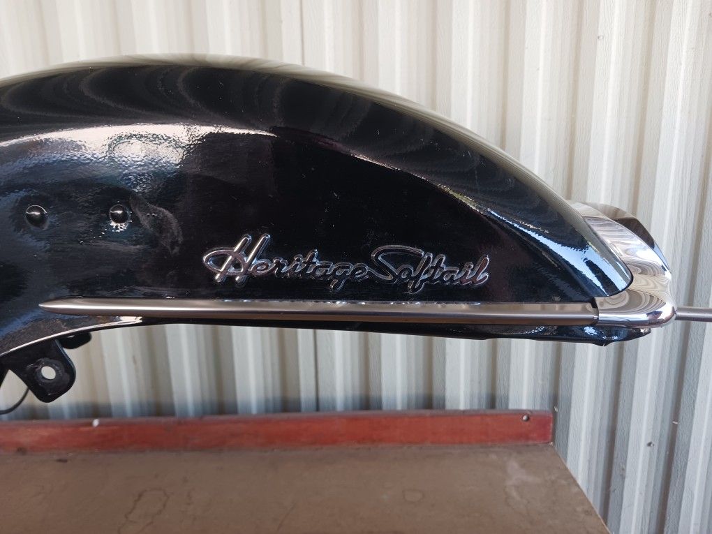 Harley Davidson Softail Front Fender (USED) for Sale in Phoenix, AZ ...