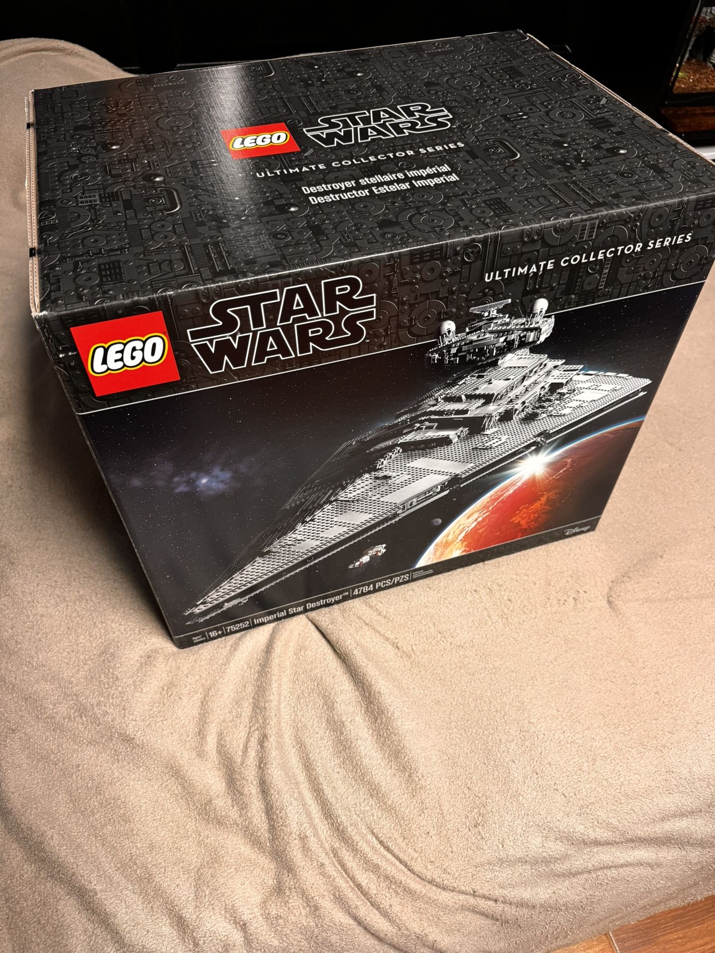 Lego Star Wars UCS Star Destroyer for Sale in Monroe, WA - OfferUp