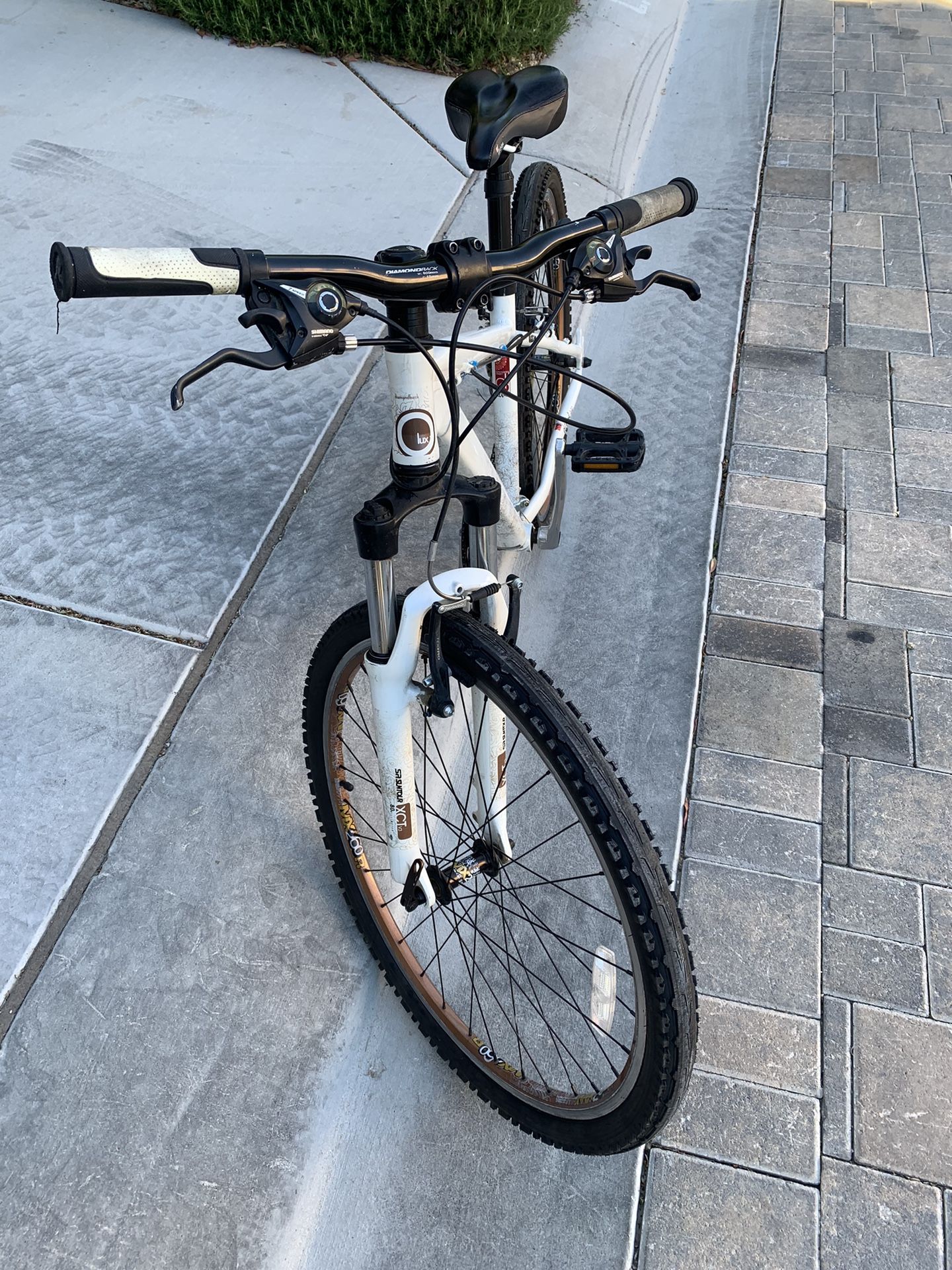 Diamondback Devine 26' tires USA made for Sale in Las Vegas, NV - OfferUp