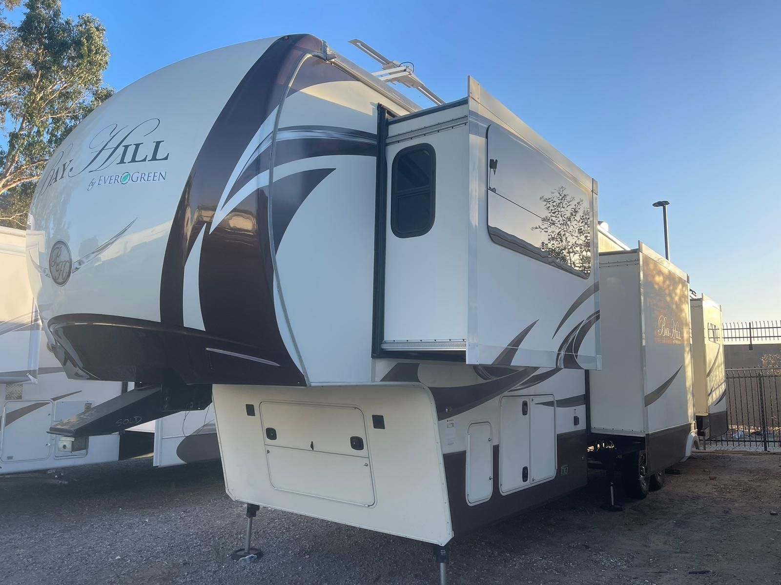 2016 Evergreen Bayhill Rv/ Travel Trailer/ Fifth Wheel for Sale in ...