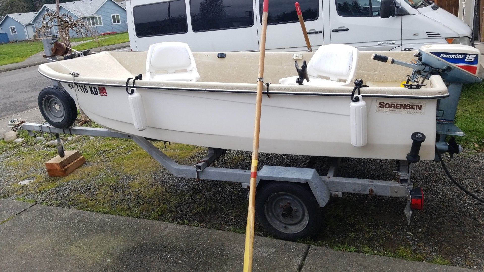 12 foot sorensen fishing boat 15 hp evinrude for Sale in Kent, WA - OfferUp