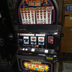 Triple Red Hot Sevens Slot Machine for Sale in Agua Dulce, CA - OfferUp