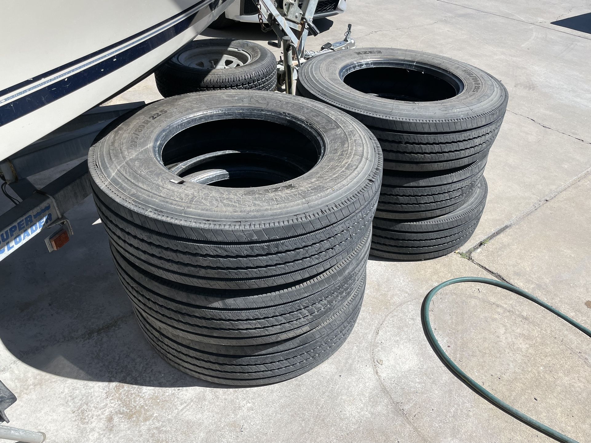 Michelin 285/80/r22.5 for Sale in Glendale, AZ - OfferUp
