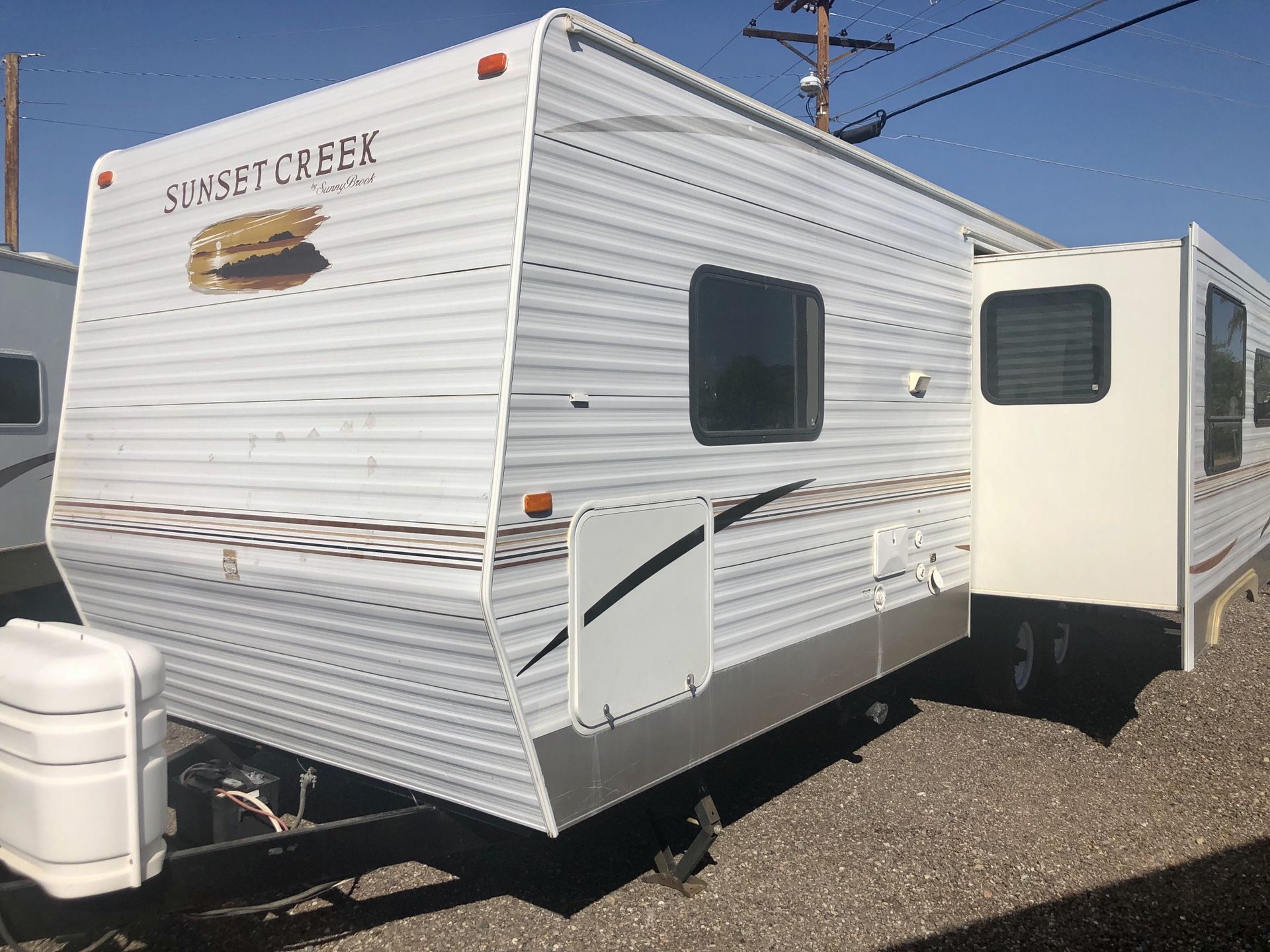 2008 Sunnybrook 28ft Camper Lite Sleeps 6 for Sale in Mesa, AZ - OfferUp