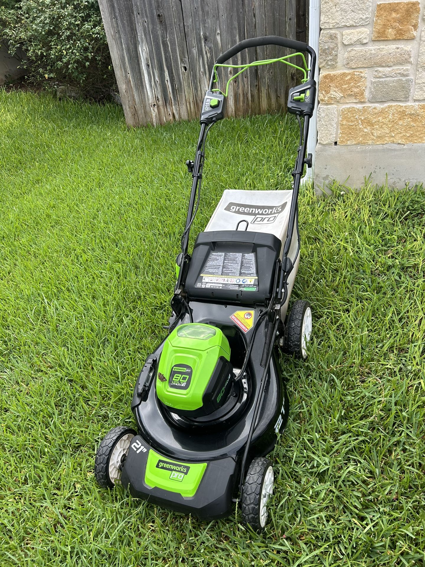 Greenworks Pro 21-inch 80V Cordless Lawn Mower for Sale in San Antonio ...