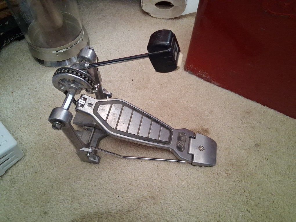 Pearl Drum Pedal for Sale in Phoenix, AZ - OfferUp