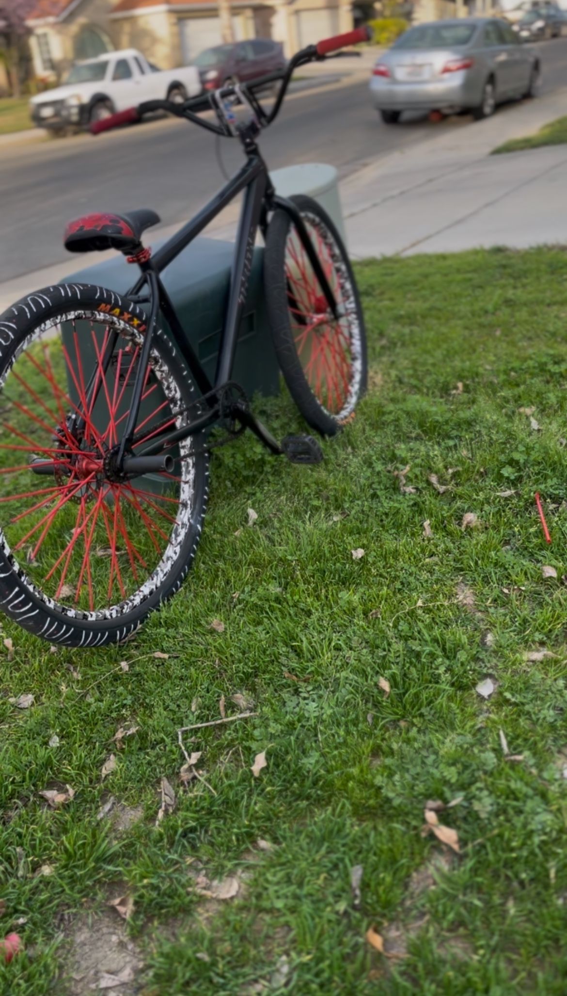 Throne 29 Inch for Sale in Merced, CA - OfferUp