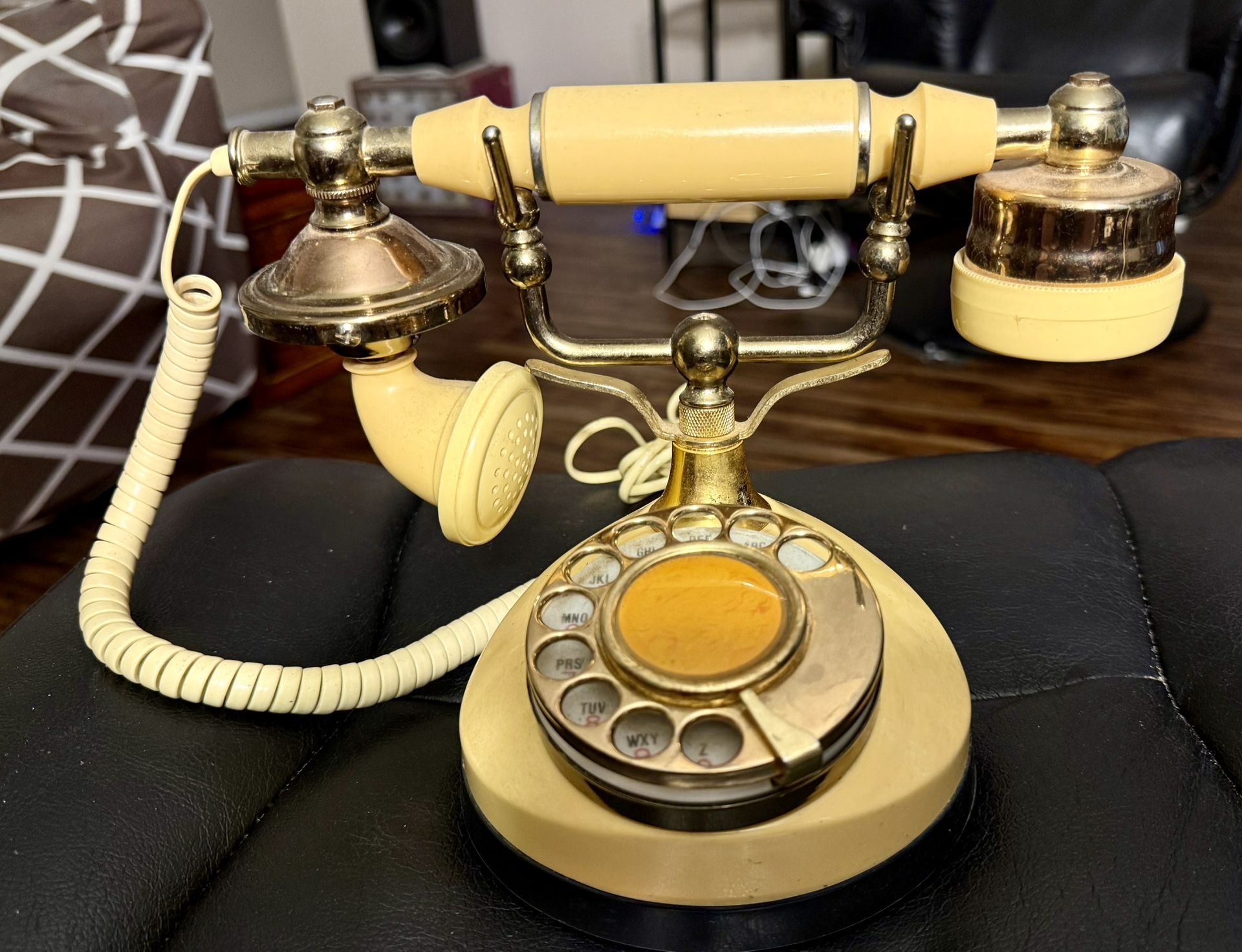 Vintage Victorian Regal French Rotary Phone for Sale in Albuquerque, NM ...
