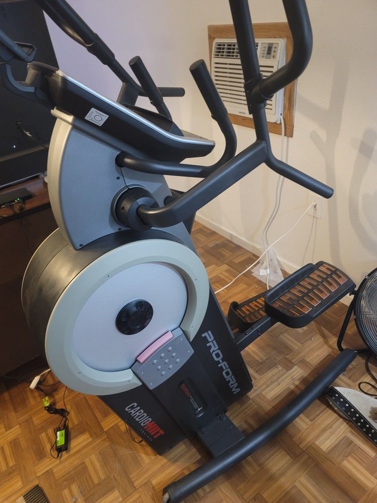 Proform Cardio HIIT ELLIPTICAL machine Exercise Weightloss for Sale in ...