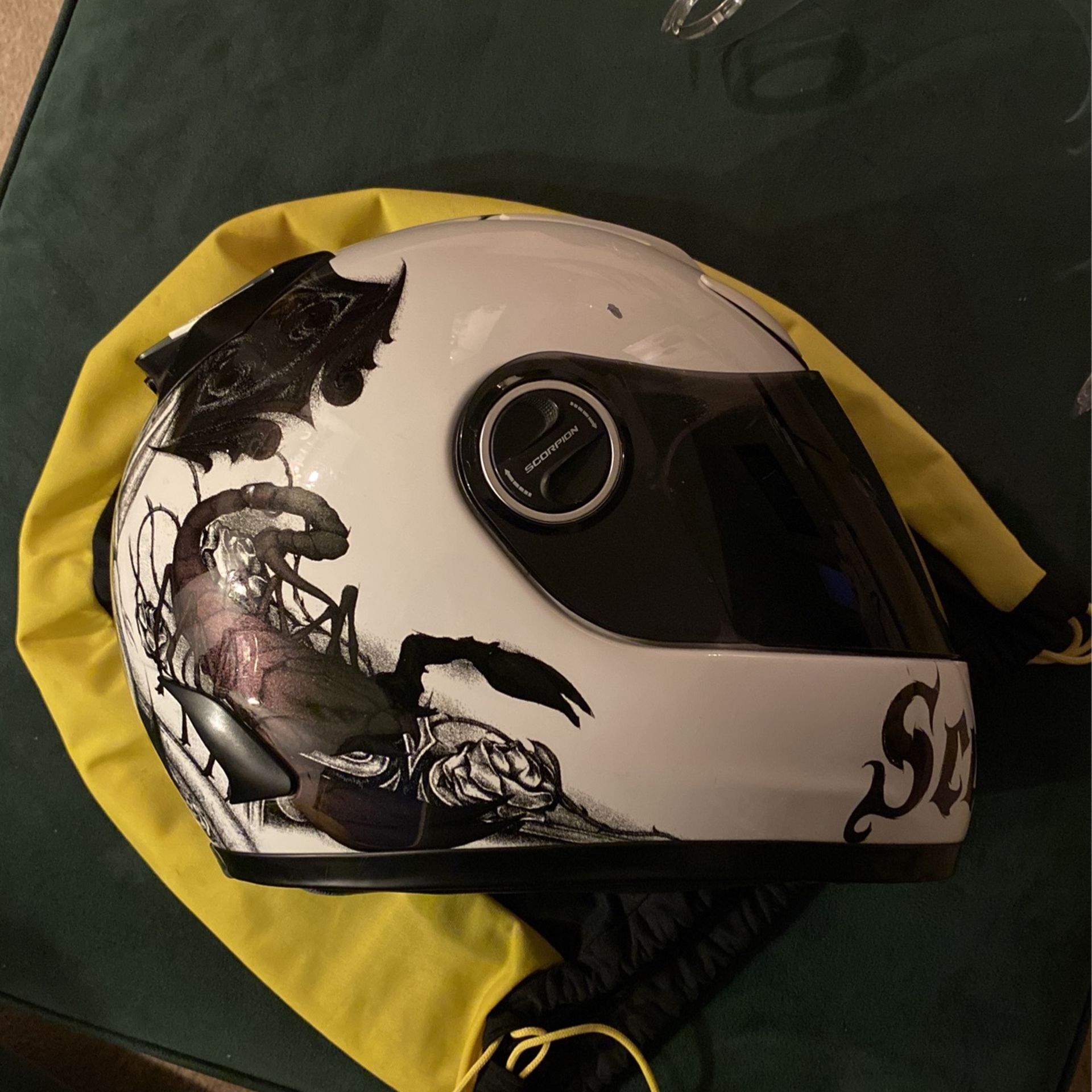 Scorpion EXO-700 Chameleon Green Small Helmet for Sale in Bremerton, WA ...