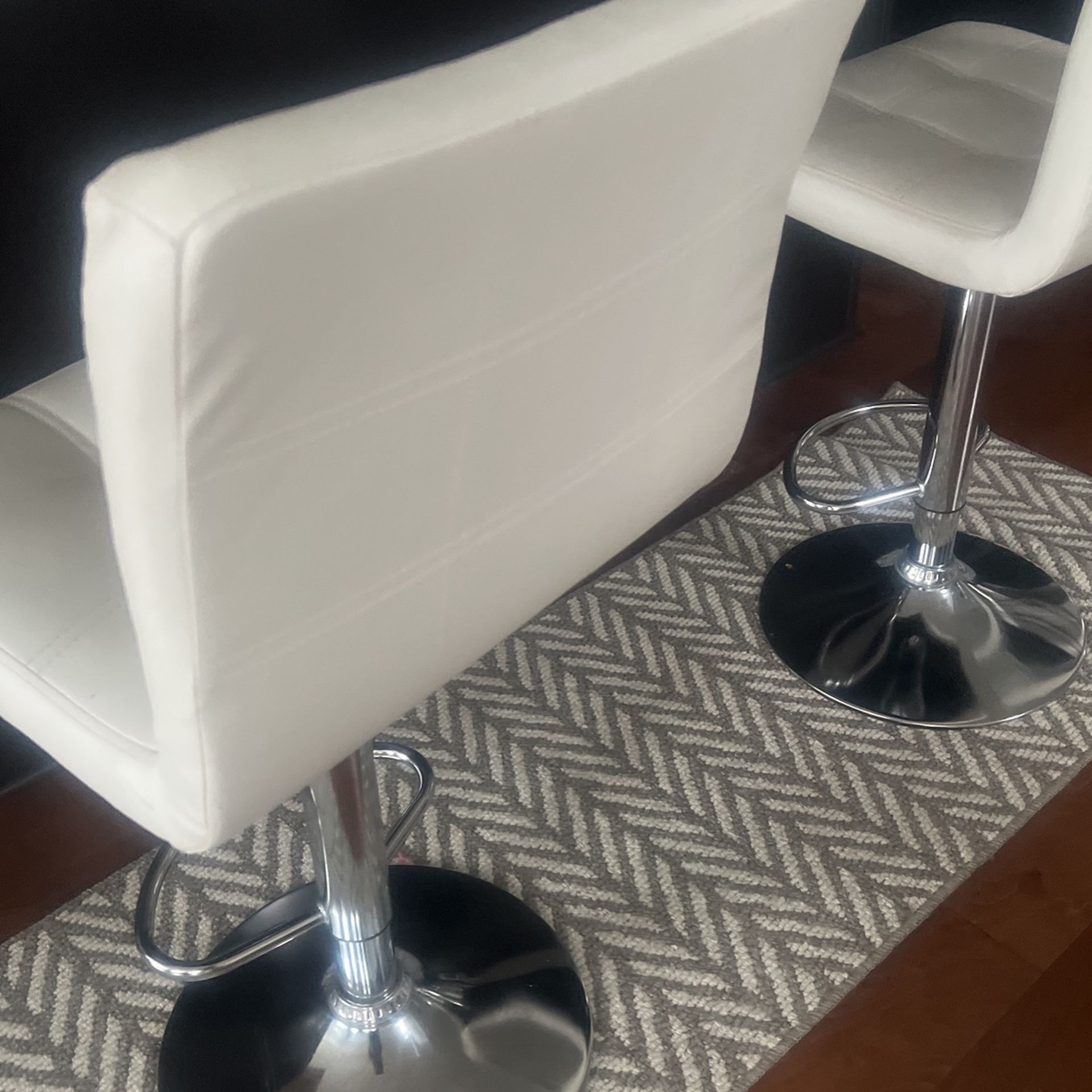 360 Degrees Rotating Swirling Bar Stool Chairs for Sale in Midlothian ...