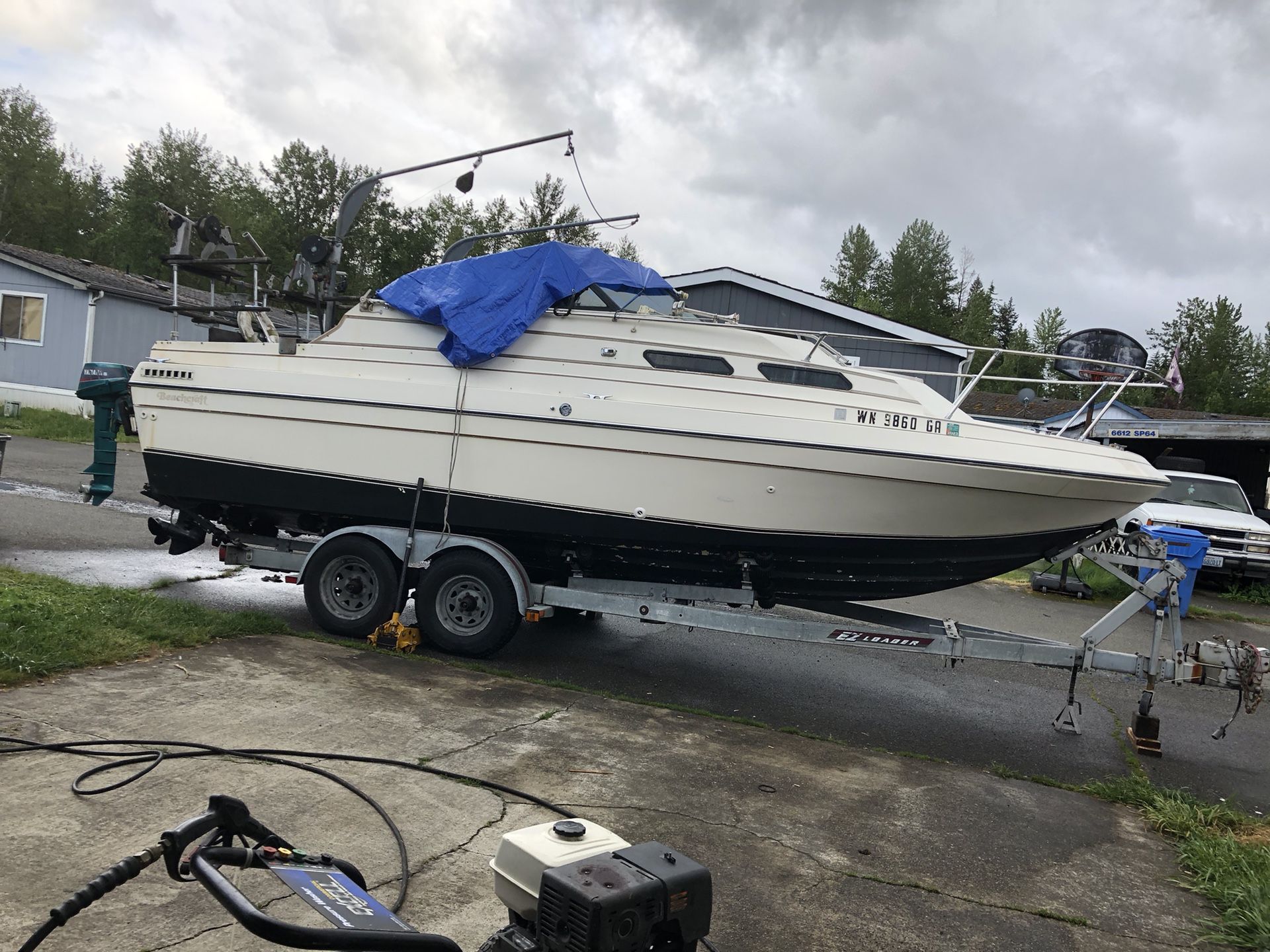 24 Foot Boat And Trailer for Sale in Graham, WA - OfferUp
