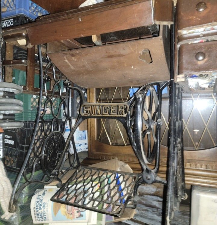 Vintage antique Singer treadle sewing machine wood cabinet no machine ...