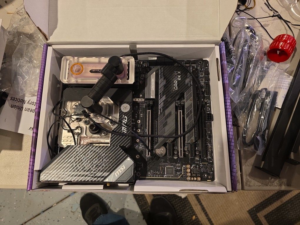 MSI/EK z590 Carbon WIFi 2 Bonus Intel i7 for Sale in San Diego, CA ...