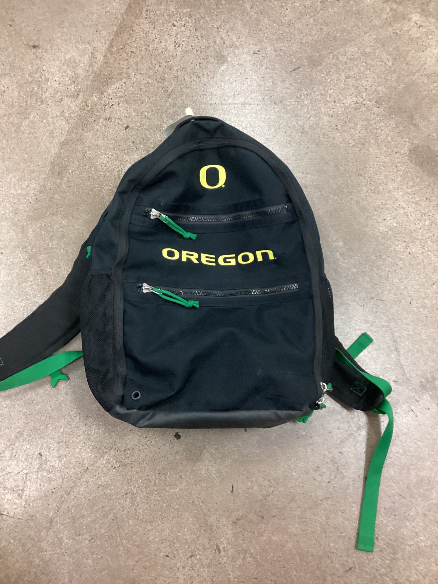 Used Nike Oregon Ducks Utility Heat Backpack (Read Description) for Sale in Phoenix, AZ - OfferUp