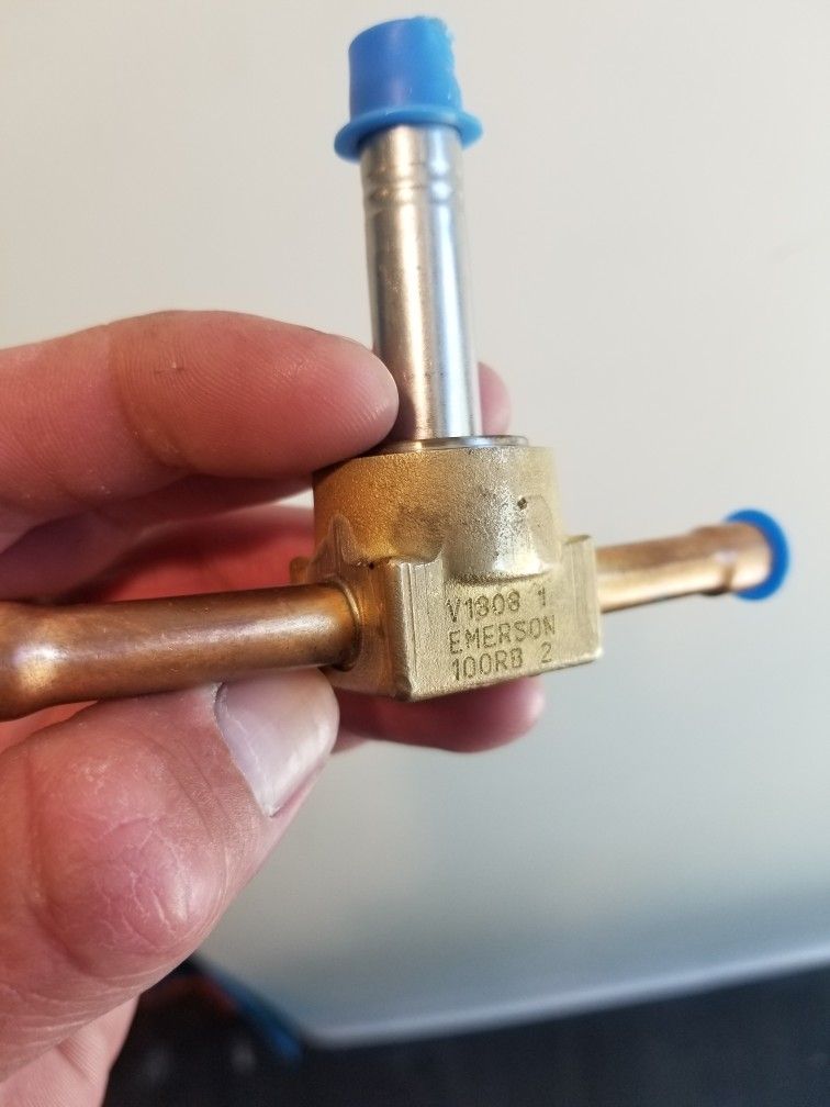 Emerson 100RB Series 2S2VLC Refrigerant Solenoid Valve for Sale in Los ...