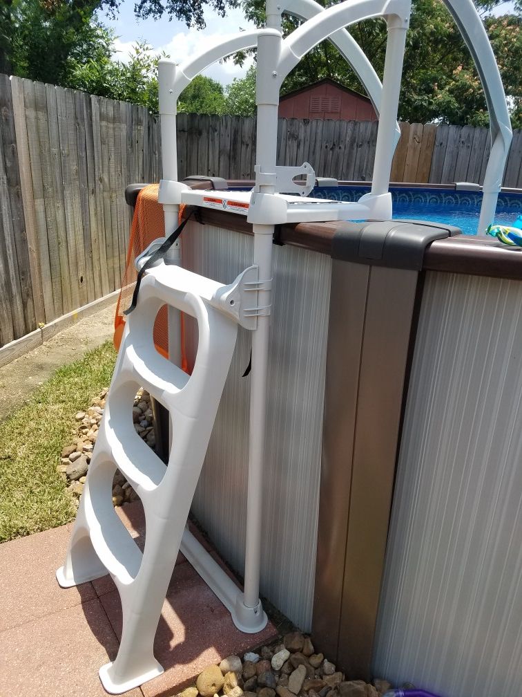 InnovaPlas 4001 Walkway stairs and 6003 locking ladderu for Sale in ...