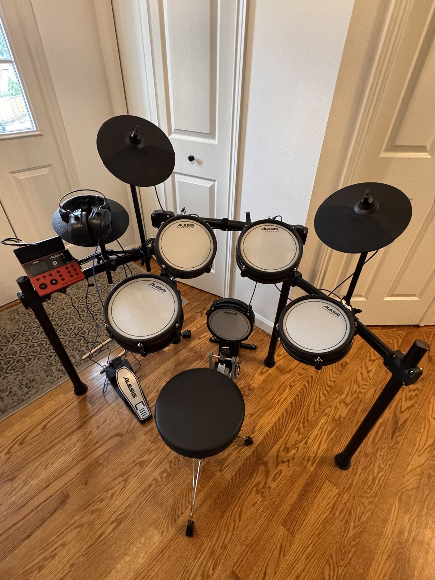 Alesis Pro Nitro Drum Set for Sale in Federal Way, WA - OfferUp