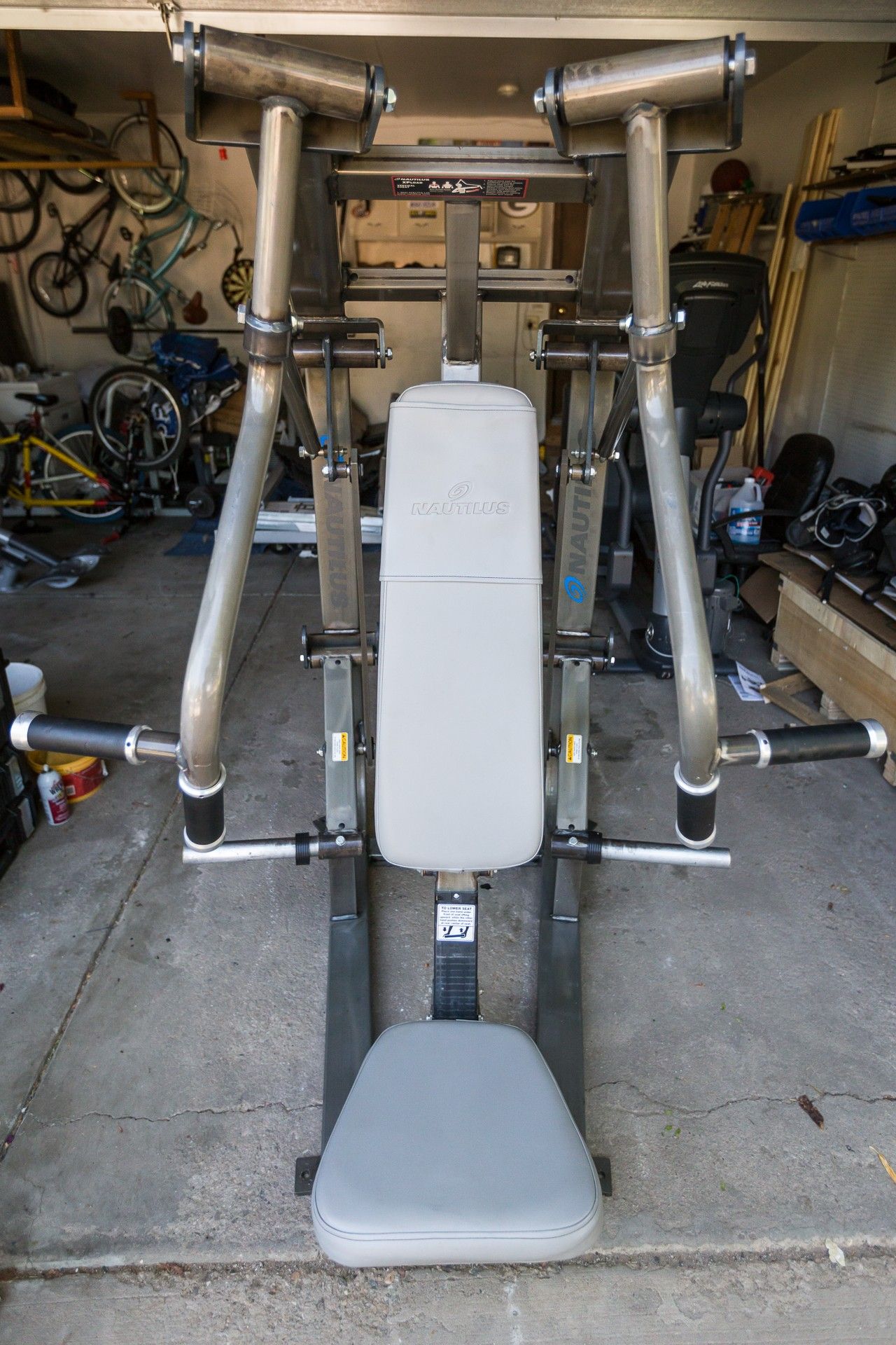 Nautilus Chest Press