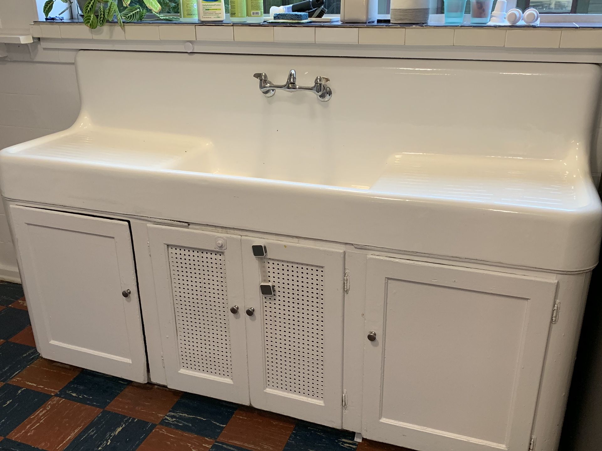 Vintage Kitchen Sinks With Drainboards For Sale